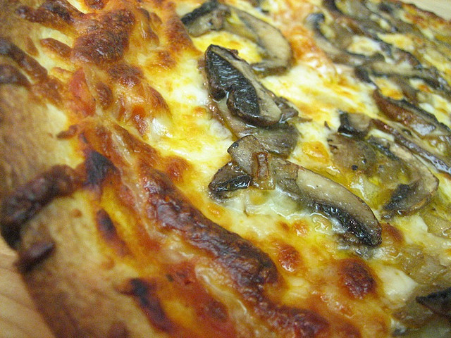 Pizza de setas, cebolla y jamón - Menú diario